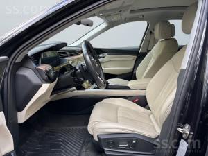 Blue Audi E-Tron 2022 in Riga, with an engine capacity of 0.00 L and mileage of 110 thousand km for 28900 €, photo 10 on AUTOMOTO.COM.LV