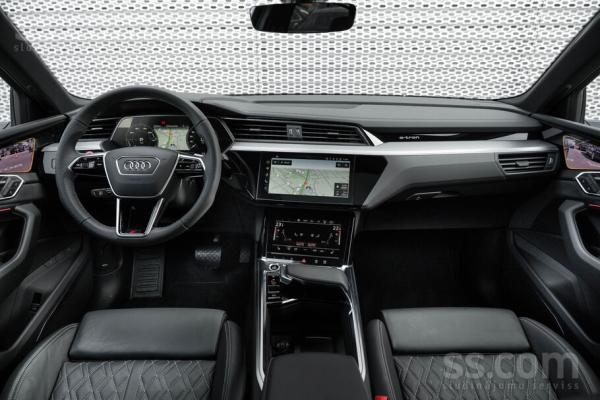 Blue Audi E-Tron 2023 in Riga, with an engine capacity of 0.00 L and mileage of 18 thousand km for 50100 €, photo 7 on AUTOMOTO.COM.LV