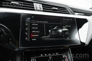 Zils Audi E-Tron 2023 Rīga, ar dzinēja tilpumu 0.00 L un nobraukumu 65 tūkst. km par 48250 €, foto 21 vietnē AUTOMOTO.COM.LV