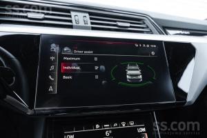 Zils Audi E-Tron 2023 Rīga, ar dzinēja tilpumu 0.00 L un nobraukumu 58 tūkst. km par 40100 €, foto 28 vietnē AUTOMOTO.COM.LV