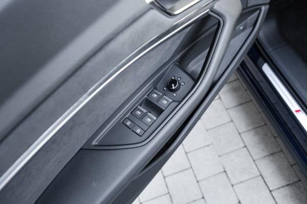 Blue Audi E-Tron 2023 in Marupe, with an engine capacity of 0.00 L and mileage of 58 thousand km for 40100 €, photo 9 on AUTOMOTO.COM.LV