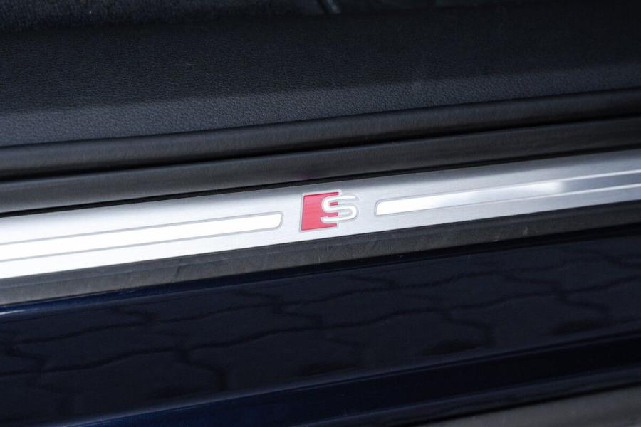 Blue Audi E-Tron 2023 in Marupe, with an engine capacity of 0.00 L and mileage of 58 thousand km for 40100 €, photo 13 on AUTOMOTO.COM.LV