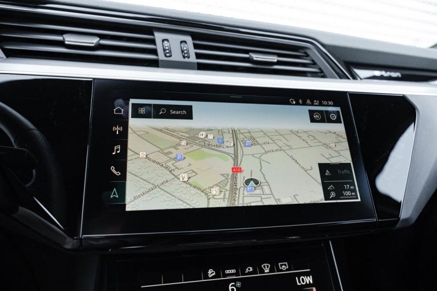 Blue Audi E-Tron 2023 in Marupe, with an engine capacity of 0.00 L and mileage of 58 thousand km for 40100 €, photo 31 on AUTOMOTO.COM.LV
