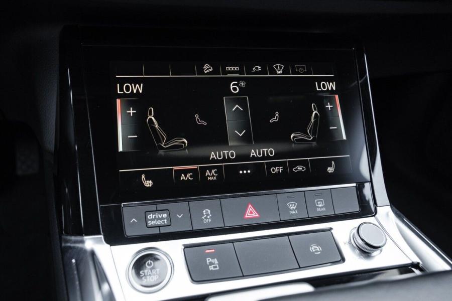 Blue Audi E-Tron 2023 in Marupe, with an engine capacity of 0.00 L and mileage of 58 thousand km for 40100 €, photo 34 on AUTOMOTO.COM.LV