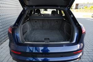 Blue Audi E-Tron 2023 in Marupe, with an engine capacity of 0.00 L and mileage of 58 thousand km for 40100 €, photo 38 on AUTOMOTO.COM.LV