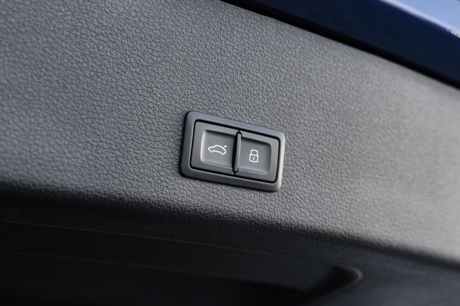 Blue Audi E-Tron 2023 in Marupe, with an engine capacity of 0.00 L and mileage of 58 thousand km for 40100 €, photo 39 on AUTOMOTO.COM.LV