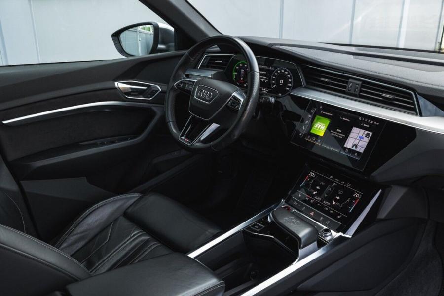 Zils Audi E-Tron 2023 Ventspils, ar dzinēja tilpumu 0.00 L un nobraukumu 77 tūkst. km par 42500 €, foto 15 vietnē AUTOMOTO.COM.LV