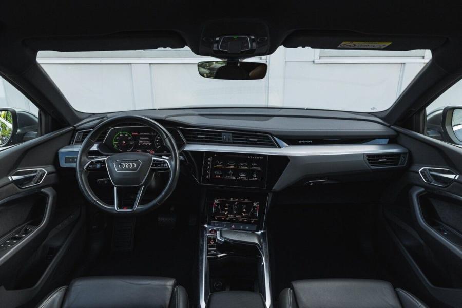 Zils Audi E-Tron 2023 Ventspils, ar dzinēja tilpumu 0.00 L un nobraukumu 77 tūkst. km par 42500 €, foto 18 vietnē AUTOMOTO.COM.LV