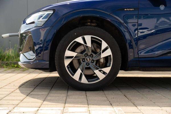 Blue Audi E-Tron 2023 in Vilnius, with an engine capacity of 0.00 L and mileage of 29 thousand km for 39500 €, photo 5 on AUTOMOTO.COM.LV