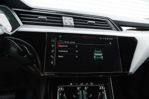 Zils Audi E-Tron 2023 Mārupe, ar dzinēja tilpumu 0.00 L un nobraukumu 32 tūkst. km par 40200 €, foto 40 vietnē AUTOMOTO.COM.LV