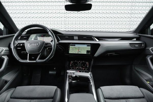 Zils Audi E-Tron 2023 Mārupe, ar dzinēja tilpumu 0.00 L un nobraukumu 32 tūkst. km par 40200 €, foto 6 vietnē AUTOMOTO.COM.LV