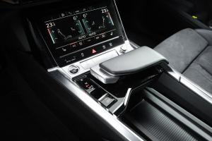 Zils Audi E-Tron 2023 Mārupe, ar dzinēja tilpumu 0.00 L un nobraukumu 32 tūkst. km par 40200 €, foto 48 vietnē AUTOMOTO.COM.LV