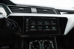 Zils Audi E-Tron 2023 Mārupe, ar dzinēja tilpumu 0.00 L un nobraukumu 32 tūkst. km par 40200 €, foto 33 vietnē AUTOMOTO.COM.LV