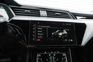 Zils Audi E-Tron 2023 Mārupe, ar dzinēja tilpumu 0.00 L un nobraukumu 32 tūkst. km par 40200 €, foto 39 vietnē AUTOMOTO.COM.LV