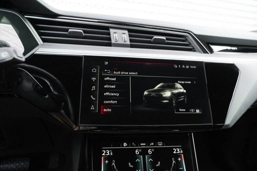 Zils Audi E-Tron 2023 Mārupe, ar dzinēja tilpumu 0.00 L un nobraukumu 32 tūkst. km par 40200 €, foto 39 vietnē AUTOMOTO.COM.LV