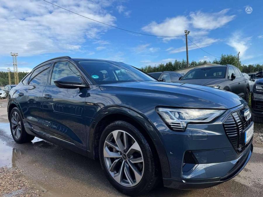 Zils Audi E-Tron 2023 Viļņa, ar dzinēja tilpumu 0.00 L un nobraukumu 80 tūkst. km par 33500 €, foto 3 vietnē AUTOMOTO.COM.LV