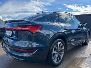 Zils Audi E-Tron 2023 Viļņa, ar dzinēja tilpumu 0.00 L un nobraukumu 80 tūkst. km par 33500 €, foto 9 vietnē AUTOMOTO.COM.LV