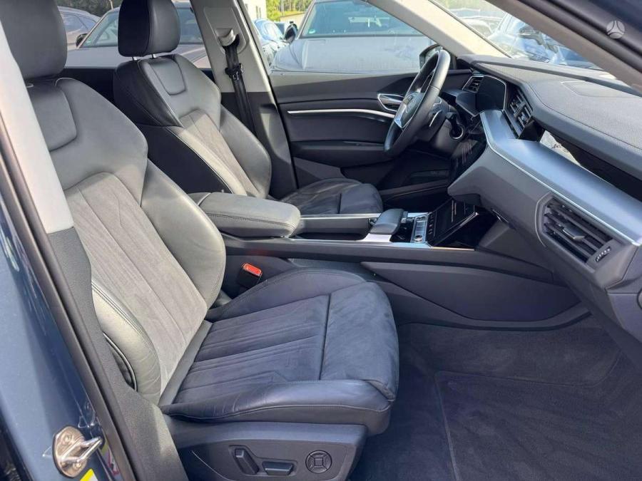 Zils Audi E-Tron 2023 Viļņa, ar dzinēja tilpumu 0.00 L un nobraukumu 80 tūkst. km par 33500 €, foto 20 vietnē AUTOMOTO.COM.LV