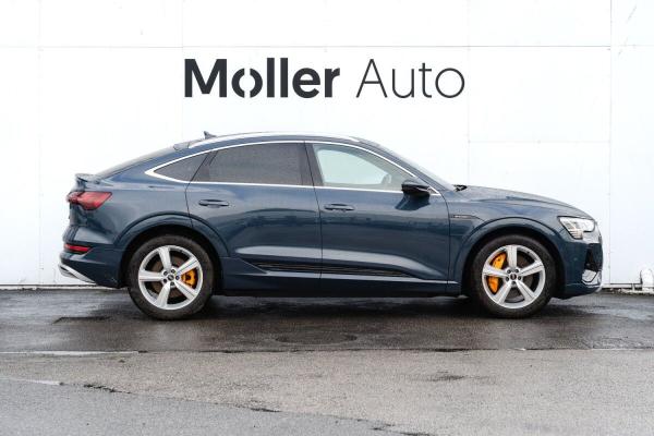 Zils Audi E-Tron 2023 Rīga, ar dzinēja tilpumu 0.00 L un nobraukumu 63 tūkst. km par 34900 €, foto 6 vietnē AUTOMOTO.COM.LV