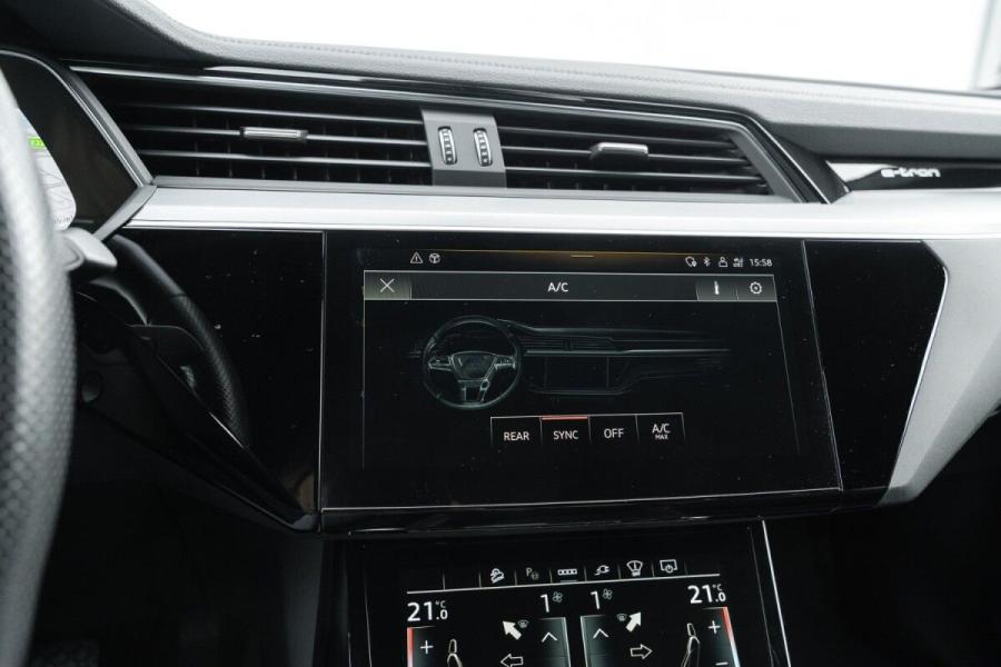 Zils Audi E-Tron 2023 Rīga, ar dzinēja tilpumu 0.00 L un nobraukumu 63 tūkst. km par 34900 €, foto 23 vietnē AUTOMOTO.COM.LV