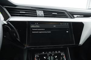 Zils Audi E-Tron 2023 Rīga, ar dzinēja tilpumu 0.00 L un nobraukumu 63 tūkst. km par 34900 €, foto 24 vietnē AUTOMOTO.COM.LV
