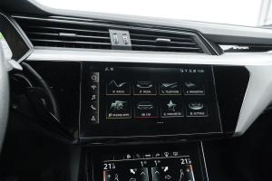 Zils Audi E-Tron 2023 Rīga, ar dzinēja tilpumu 0.00 L un nobraukumu 63 tūkst. km par 34900 €, foto 25 vietnē AUTOMOTO.COM.LV