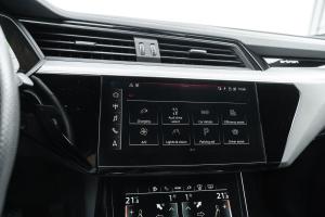 Zils Audi E-Tron 2023 Rīga, ar dzinēja tilpumu 0.00 L un nobraukumu 63 tūkst. km par 34900 €, foto 26 vietnē AUTOMOTO.COM.LV