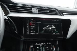 Zils Audi E-Tron 2023 Rīga, ar dzinēja tilpumu 0.00 L un nobraukumu 63 tūkst. km par 34900 €, foto 28 vietnē AUTOMOTO.COM.LV