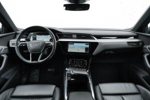 Zils Audi E-Tron 2023 Rīga, ar dzinēja tilpumu 0.00 L un nobraukumu 63 tūkst. km par 34900 €, foto 40 vietnē AUTOMOTO.COM.LV