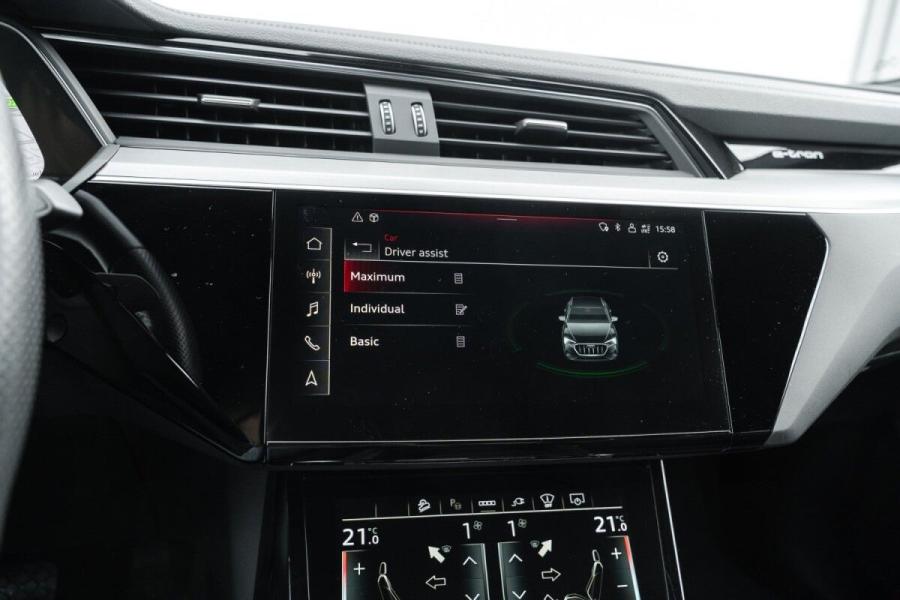 Синий Ауди E-Tron 2023 в Рига, объемом двигателя 0.00 л и пробегом 63 тыс. км за 34900 €, фото 29 на AUTOMOTO.COM.LV