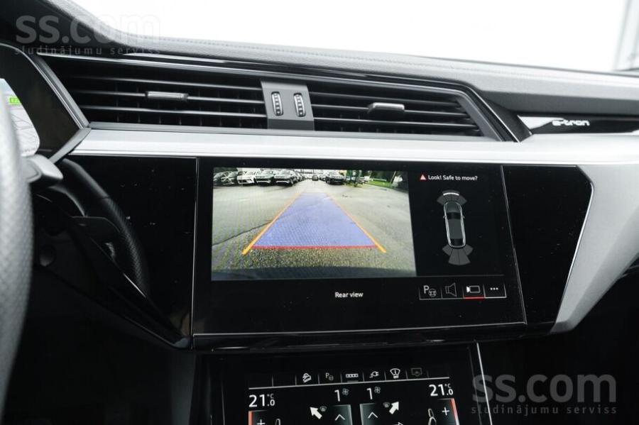Zils Audi E-Tron 2023 Rīga, ar dzinēja tilpumu 0.00 L un nobraukumu 63 tūkst. km par 34900 €, foto 22 vietnē AUTOMOTO.COM.LV