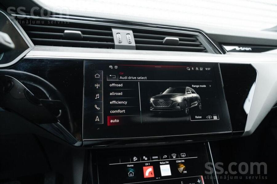 Zils Audi E-Tron 2023 Rīga, ar dzinēja tilpumu 0.00 L un nobraukumu 73 tūkst. km par 58450 €, foto 22 vietnē AUTOMOTO.COM.LV