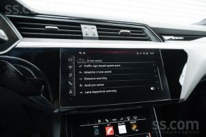 Zils Audi E-Tron 2023 Rīga, ar dzinēja tilpumu 0.00 L un nobraukumu 73 tūkst. km par 58450 €, foto 24 vietnē AUTOMOTO.COM.LV