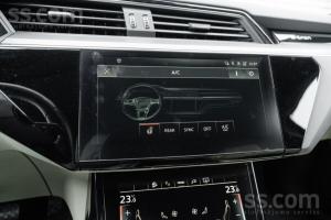 Blue Audi E-Tron 2024 in Riga, with an engine capacity of 0.00 L and mileage of 39 thousand km for 59900 €, photo 19 on AUTOMOTO.COM.LV