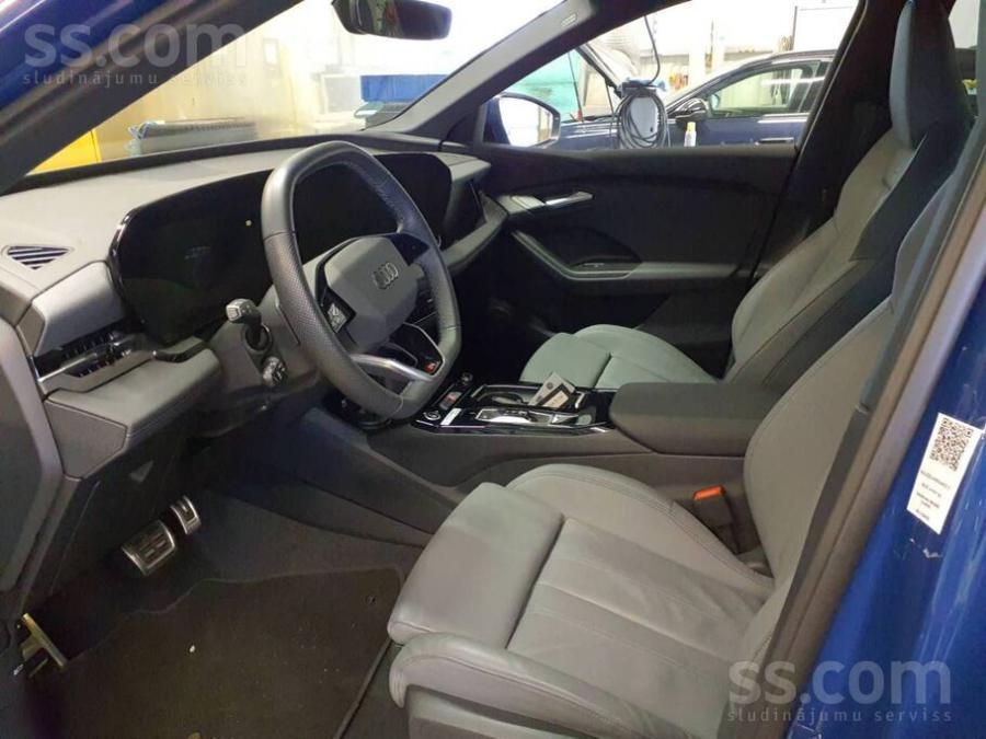 Blue Audi E-Tron 2024 in Riga, with an engine capacity of 0.00 L and mileage of 7 thousand km for 54400 €, photo 4 on AUTOMOTO.COM.LV
