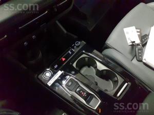 Blue Audi E-Tron 2024 in Riga, with an engine capacity of 0.00 L and mileage of 7 thousand km for 54400 €, photo 8 on AUTOMOTO.COM.LV