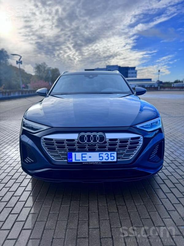 Zils Audi E-Tron 2024 Rīga, ar dzinēja tilpumu 2.00 L un nobraukumu 61 tūkst. km par 47000 €, foto 3 vietnē AUTOMOTO.COM.LV