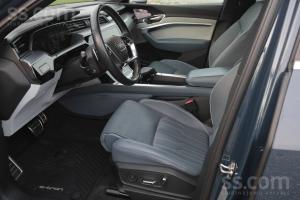 Blue Audi E-Tron 2020 in Riga, with an engine capacity of 0.00 L and mileage of 68 thousand km for 36990 €, photo 8 on AUTOMOTO.COM.LV