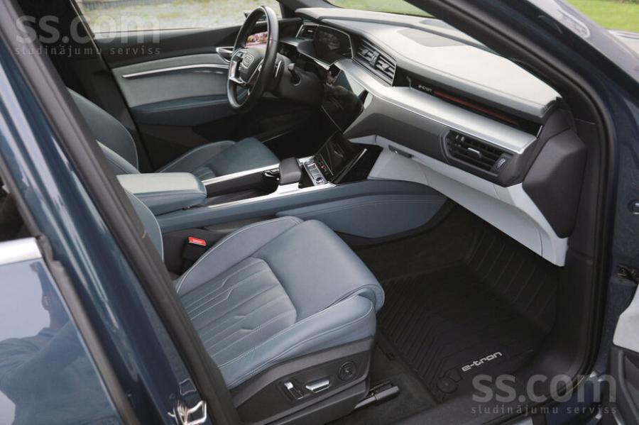 Blue Audi E-Tron 2020 in Riga, with an engine capacity of 0.00 L and mileage of 68 thousand km for 36990 €, photo 9 on AUTOMOTO.COM.LV