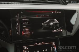 Blue Audi E-Tron 2020 in Riga, with an engine capacity of 0.00 L and mileage of 68 thousand km for 36990 €, photo 17 on AUTOMOTO.COM.LV