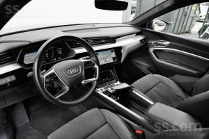 Blue Audi E-Tron 2021 in Riga, with an engine capacity of 0.00 L and mileage of 49 thousand km for 33900 €, photo 33 on AUTOMOTO.COM.LV