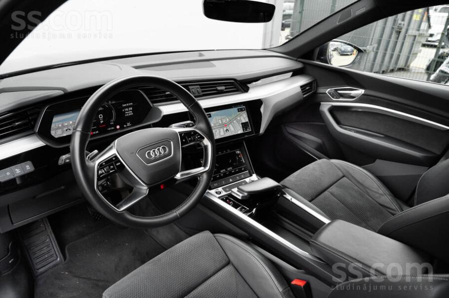 Blue Audi E-Tron 2021 in Riga, with an engine capacity of 0.00 L and mileage of 49 thousand km for 33900 €, photo 33 on AUTOMOTO.COM.LV
