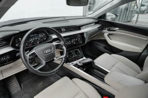 Zils Audi E-Tron 2022 Rīga, ar dzinēja tilpumu 0.00 L un nobraukumu 83 tūkst. km par 36500 €, foto 39 vietnē AUTOMOTO.COM.LV