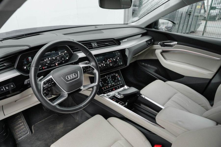 Zils Audi E-Tron 2022 Rīga, ar dzinēja tilpumu 0.00 L un nobraukumu 83 tūkst. km par 36500 €, foto 39 vietnē AUTOMOTO.COM.LV