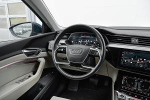 Zils Audi E-Tron 2022 Rīga, ar dzinēja tilpumu 0.00 L un nobraukumu 83 tūkst. km par 36500 €, foto 43 vietnē AUTOMOTO.COM.LV