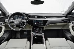 Zils Audi E-Tron 2022 Rīga, ar dzinēja tilpumu 0.00 L un nobraukumu 83 tūkst. km par 36500 €, foto 44 vietnē AUTOMOTO.COM.LV
