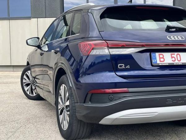 Blue Audi E-Tron 2023 in Sigulda, with an engine capacity of 0.00 L and mileage of 123 thousand km for 27990 €, photo 8 on AUTOMOTO.COM.LV