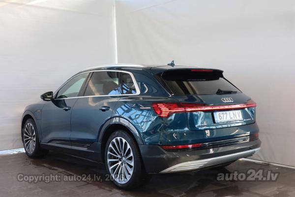 Zils Audi E-Tron 2019 Tallina, ar dzinēja tilpumu 0.00 L un nobraukumu 118 tūkst. km par 30500 €, foto 2 vietnē AUTOMOTO.COM.LV