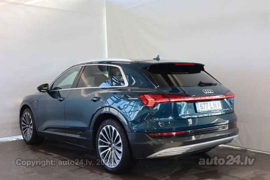 Blue Audi E-Tron 2019 in Tallinn, with an engine capacity of 0.00 L and mileage of 118 thousand km for 30500 €, photo 2 on AUTOMOTO.COM.LV