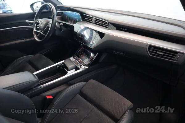 Zils Audi E-Tron 2019 Tallina, ar dzinēja tilpumu 0.00 L un nobraukumu 118 tūkst. km par 30500 €, foto 10 vietnē AUTOMOTO.COM.LV